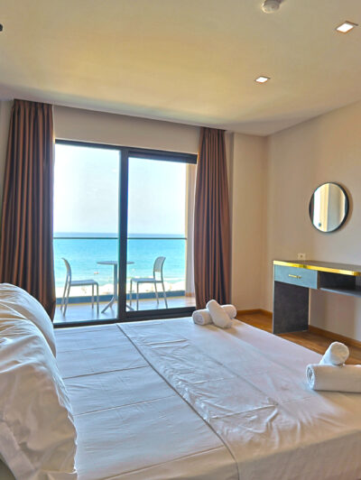 Aks Hotel – Book your perfect seaside getaway today!